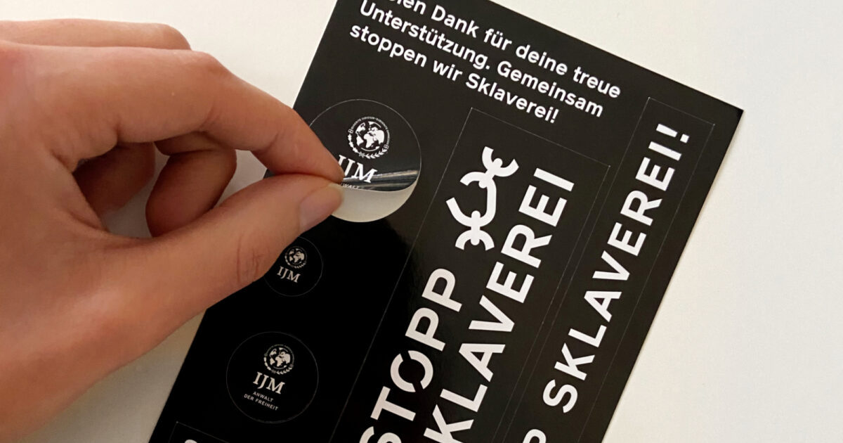 Hand In Hand Aufkleber